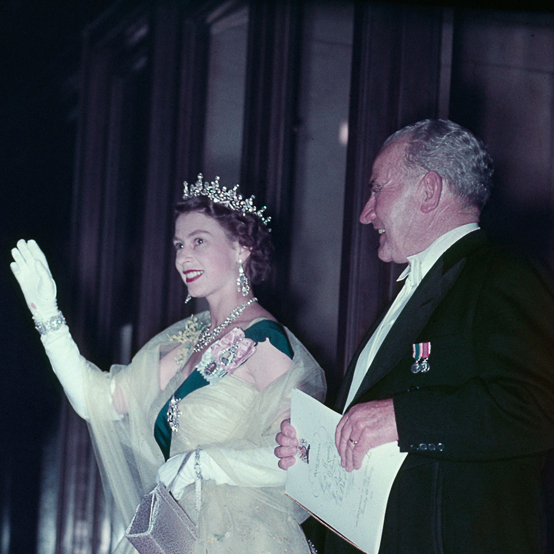 Elizabeth Fashioning A Monarch - Watch in the US with BBC Select